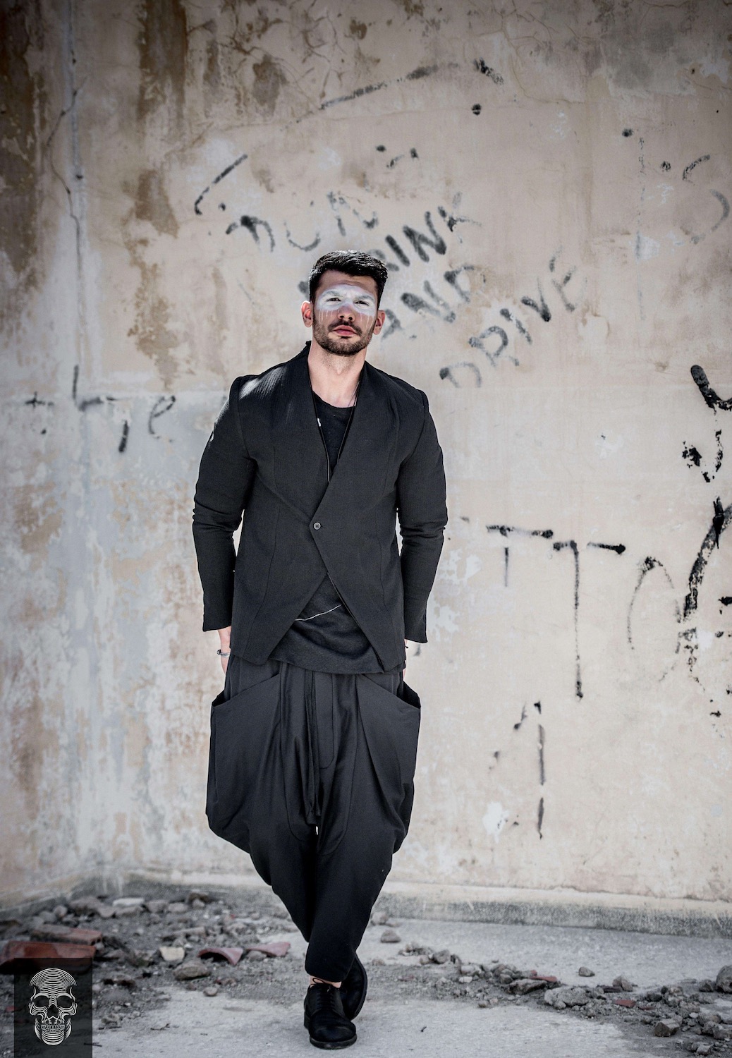 Loose Pockets Pants - Alterego