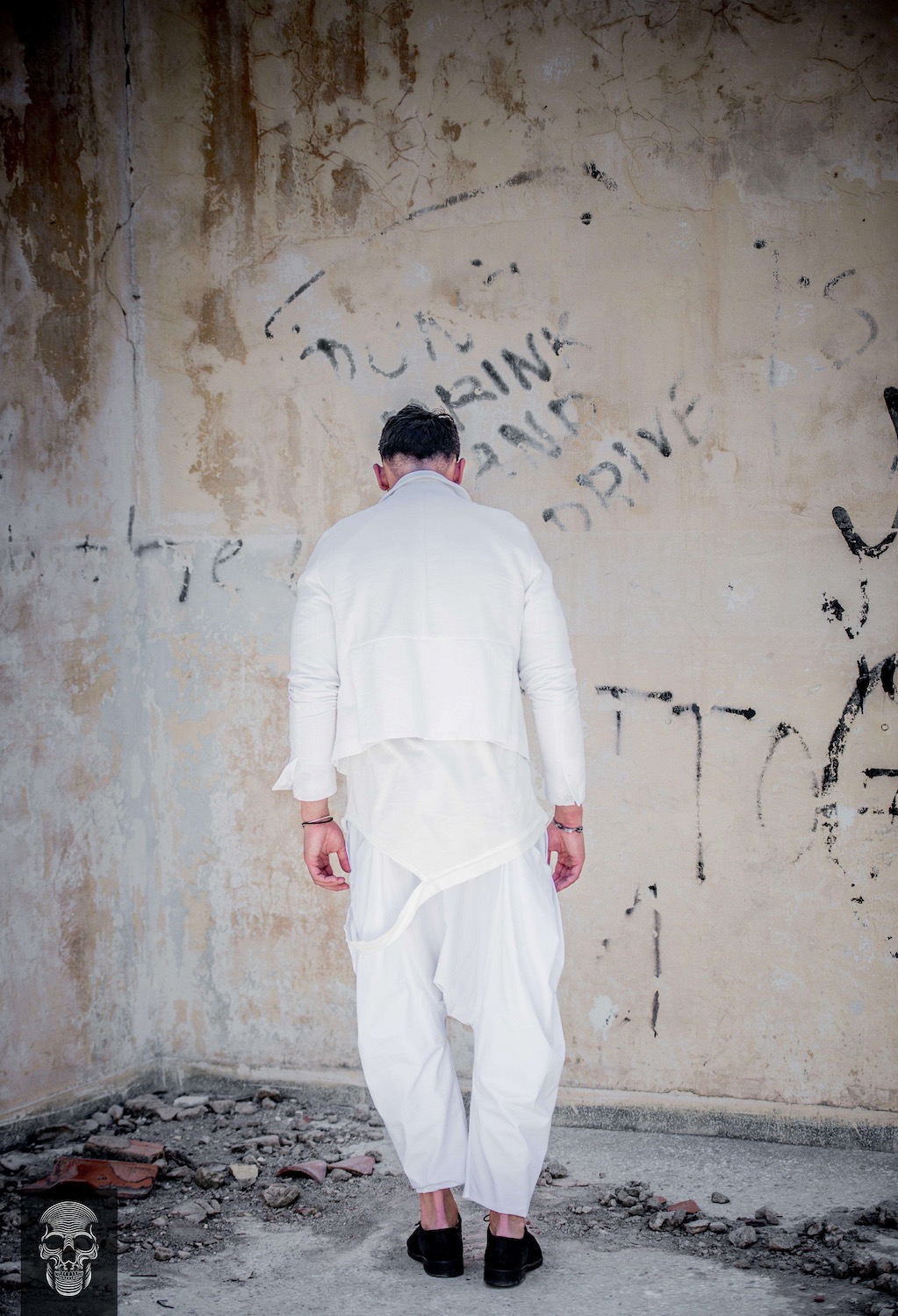 Loose Pockets Pants - Alterego